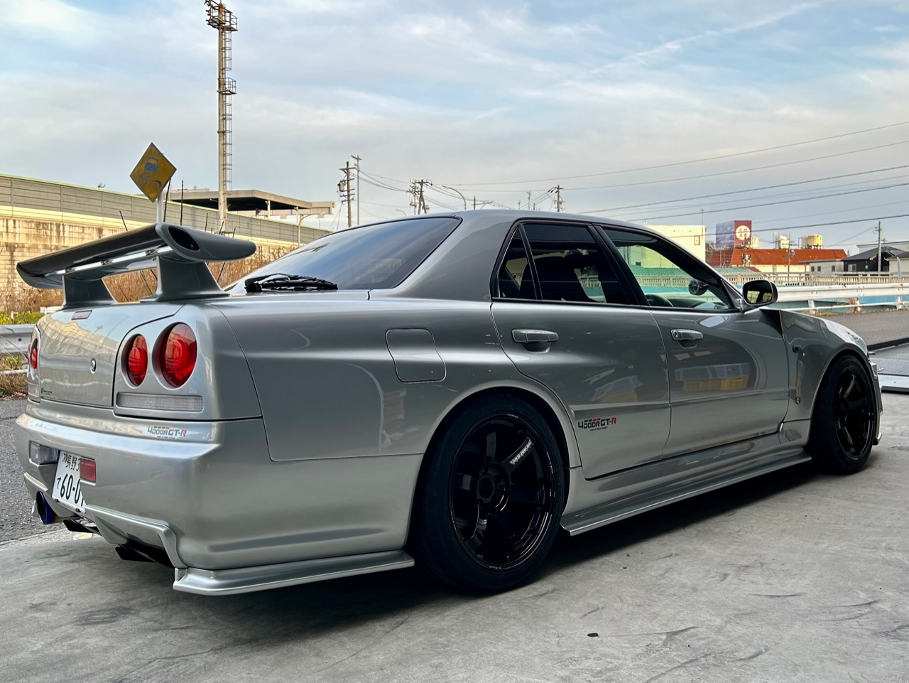 R34 4DOOR GT-R WIDE BODY FULL KIT 4ドア ワイドボディ フルキット - Okubo Factory
