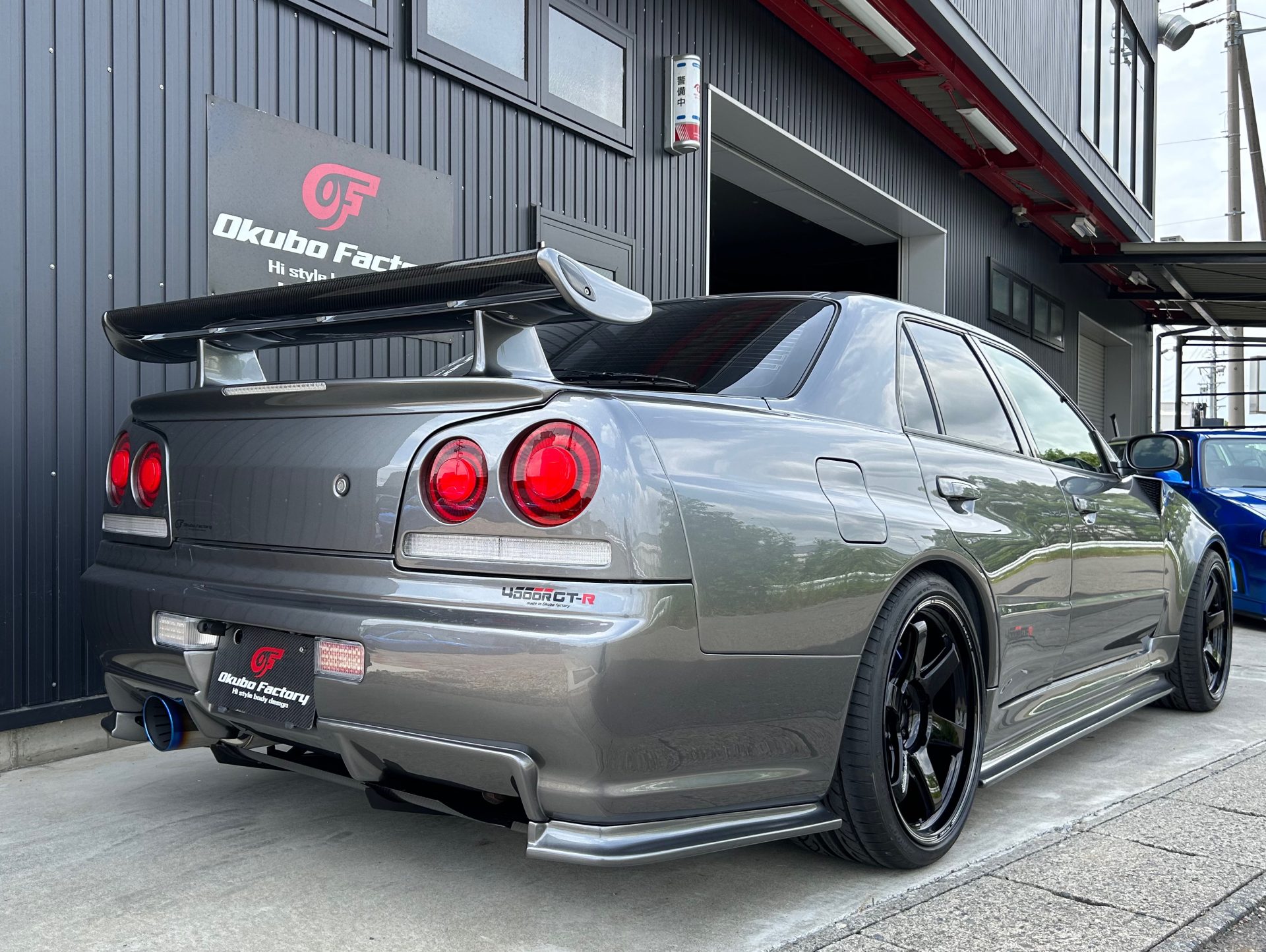 R34 4DOOR GT-R WIDE BODY FULL KIT 4ドア ワイドボディ フルキット - Okubo Factory